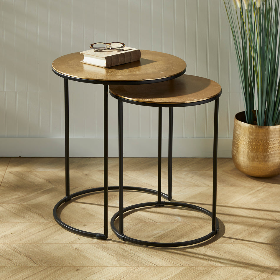 Tables & Chairs – Napa Home & Garden
